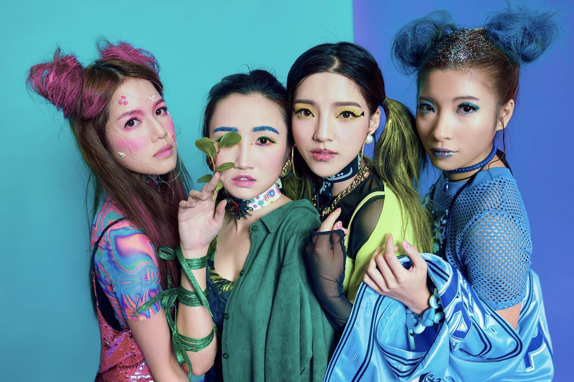 As One變身精靈要捱餓 與別不同造型感新鮮