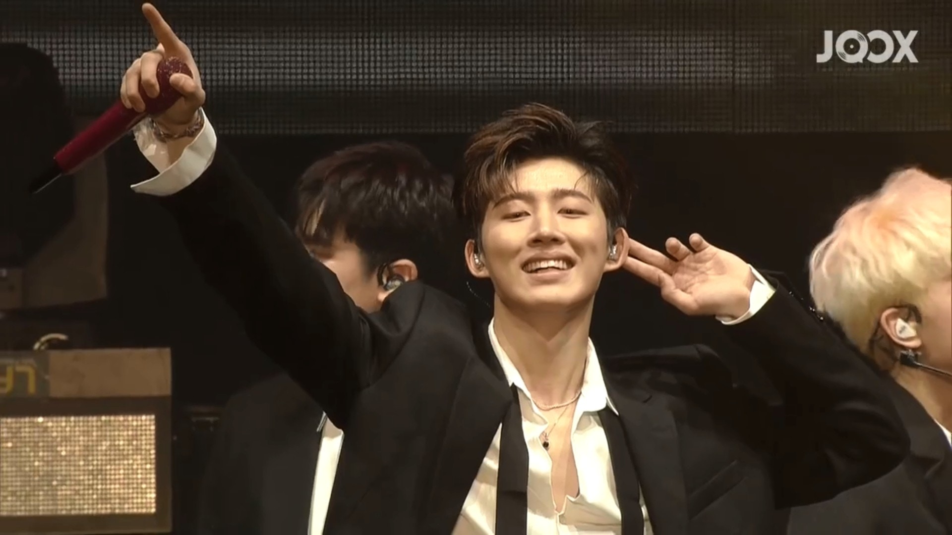 iKON演唱會公開新歌《I'M OK》MV 以小調再創傷心離別歌