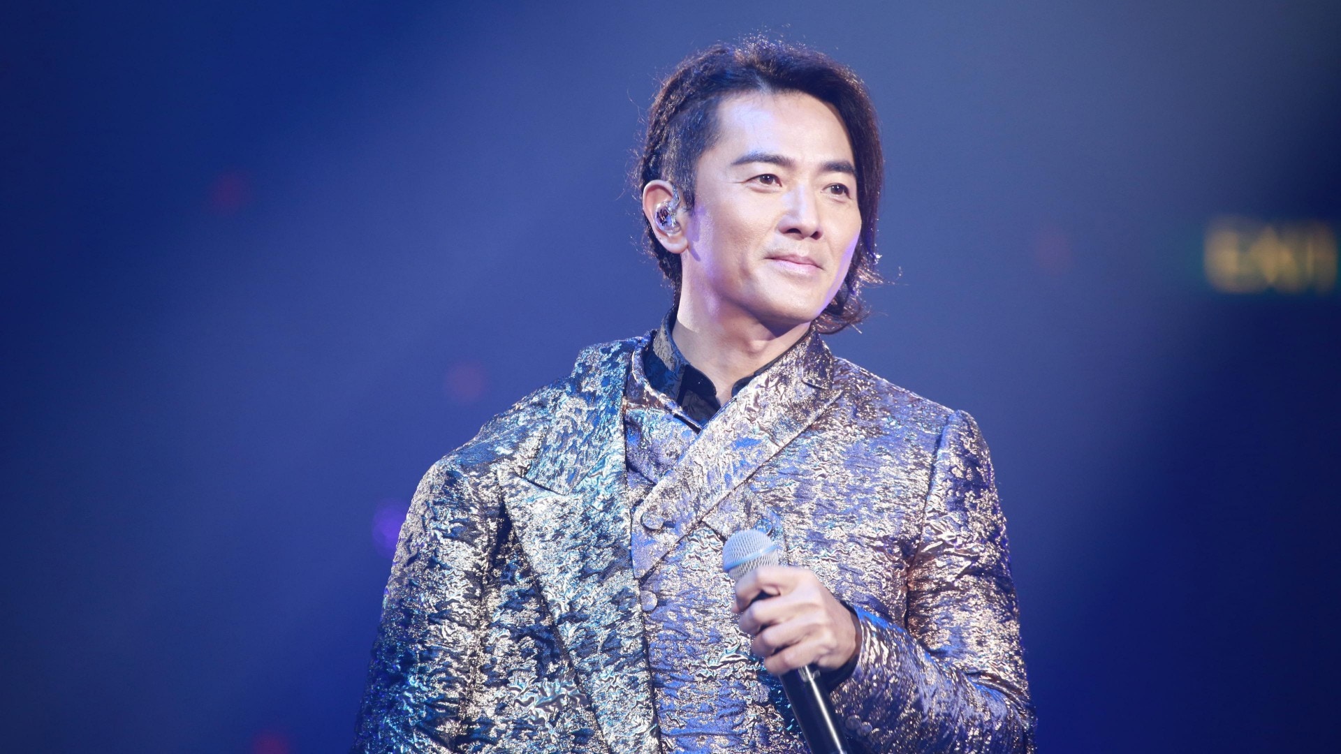 【开心速递】与KC、Terry合照惹客串疑云 郑伊健：一齐做犯法嘢