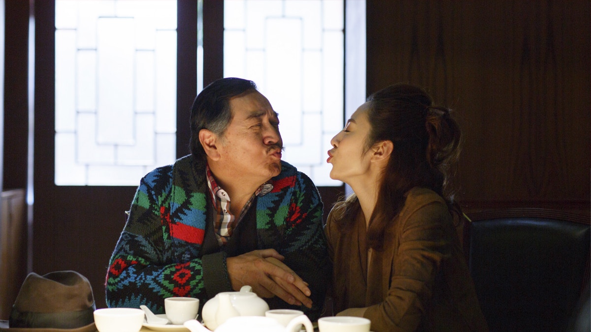 慶祝生日變捉姦 台女當場揭爸爸有外遇 與小三激戰即席展開