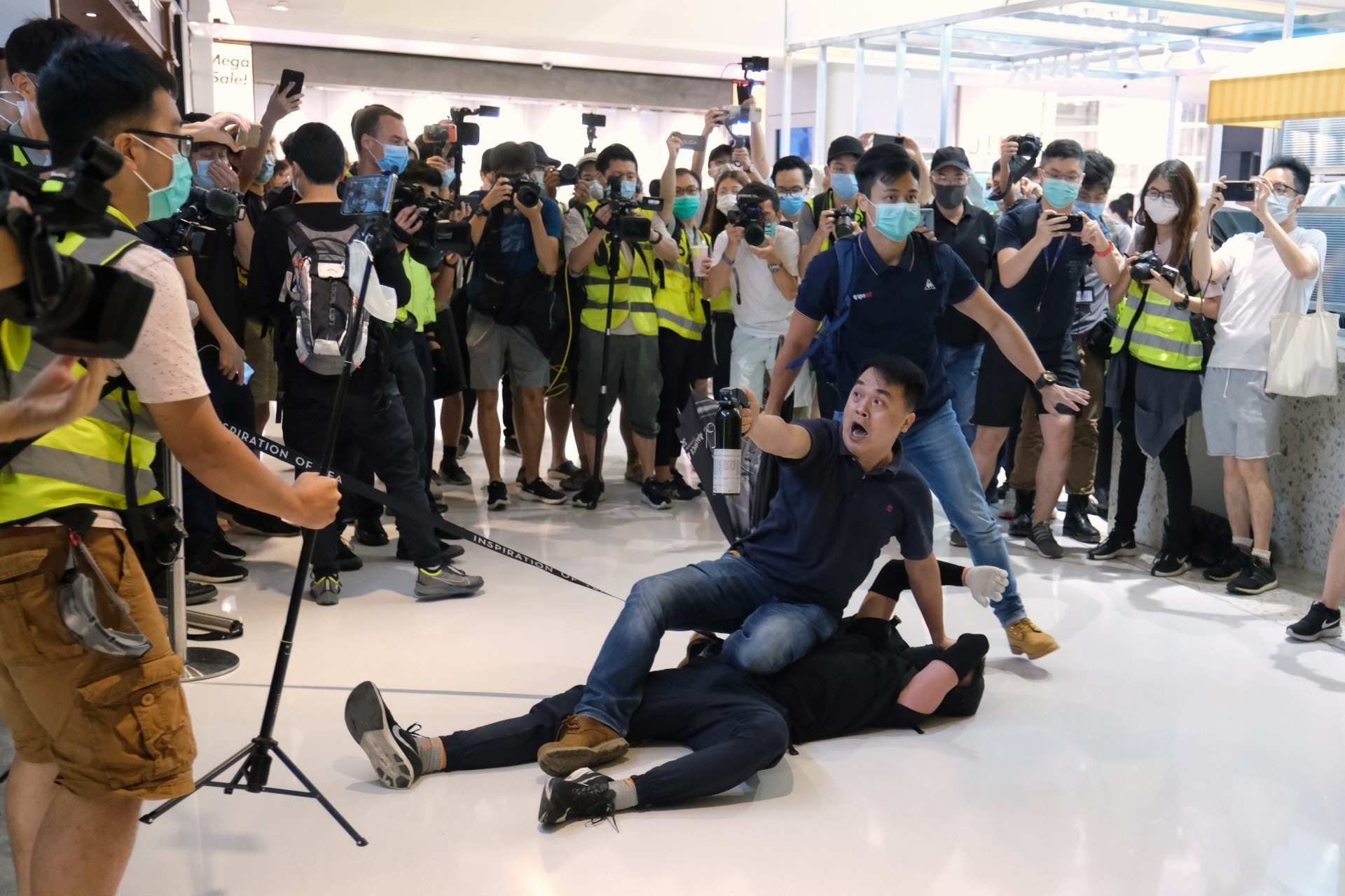 The new city sang with you │ Xicha was hit by an electronic screen and ...