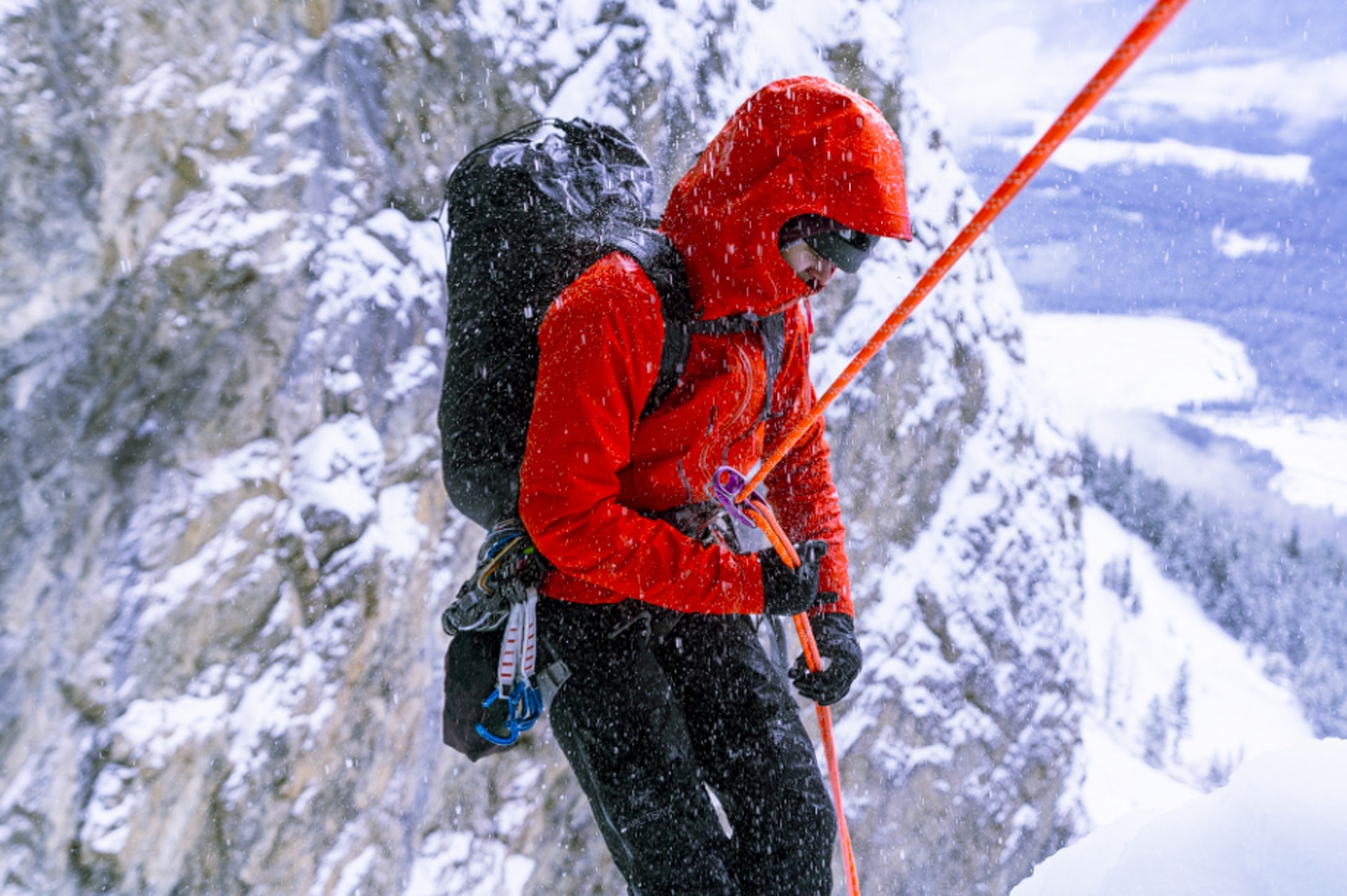 Arc'teryx Proton LT Hoody Review Switchback Travel | atelier-yuwa.ciao.jp