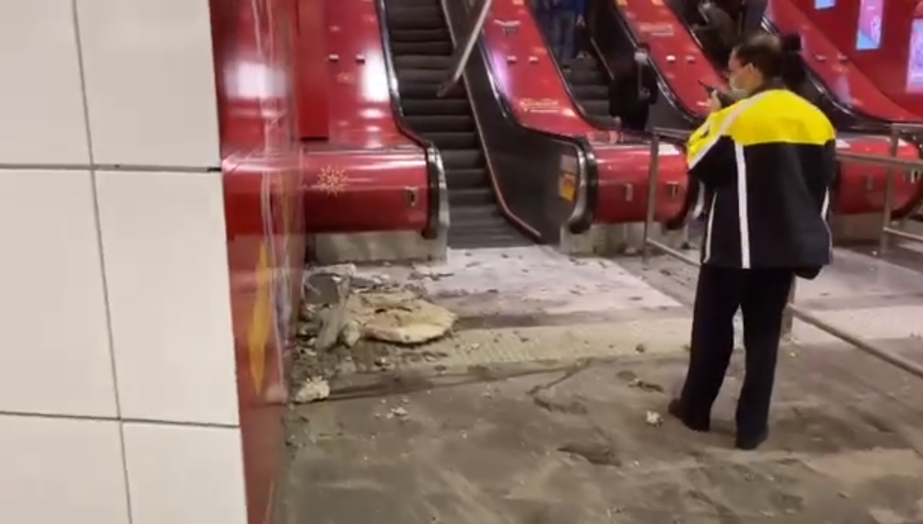 兆康跌假天花 | LIHKG 討論區