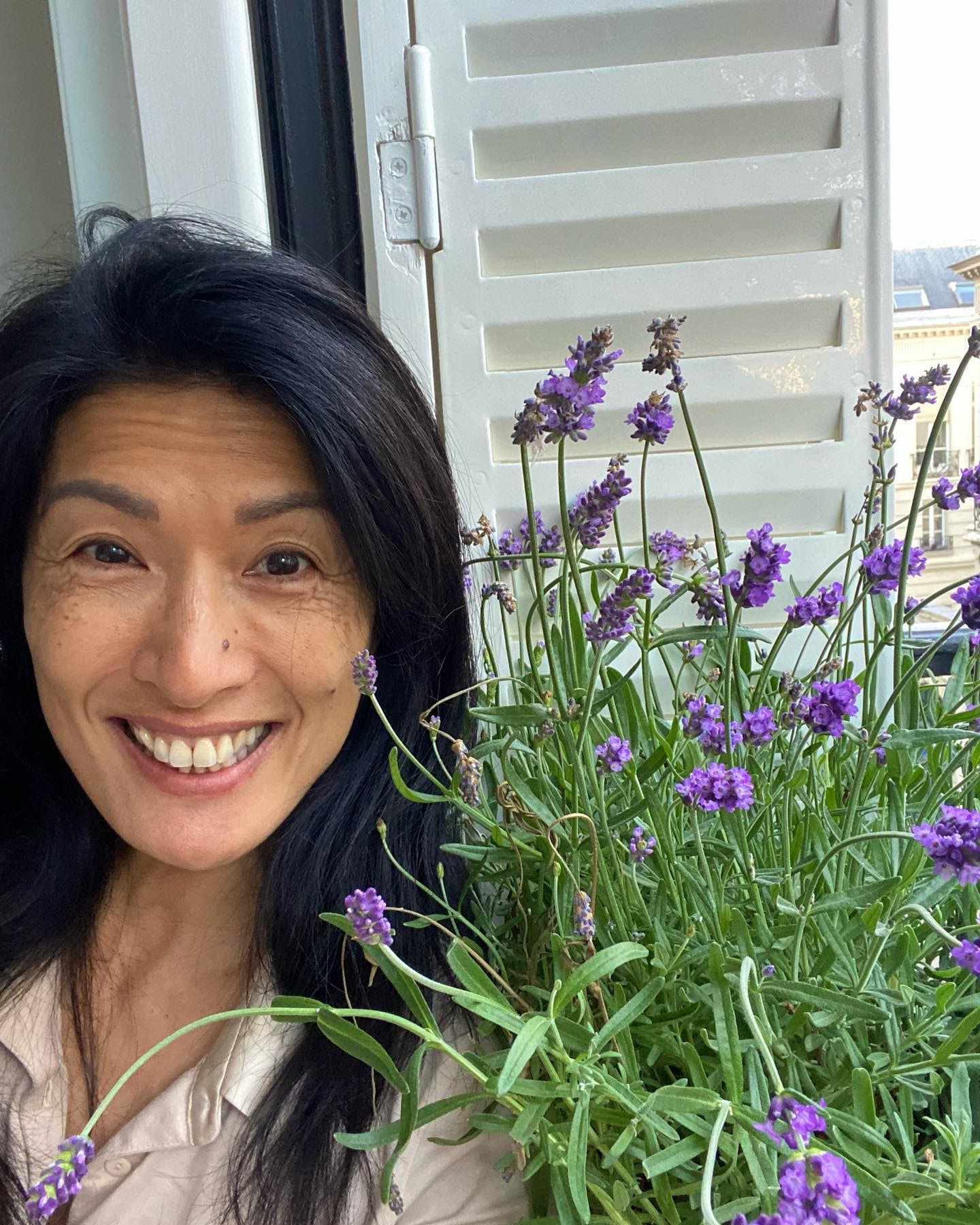 50歲亞裔女人Suzi曾被嘲最醜model！早年喪夫＋自強終成模特兒界新星 – BeautyExchange