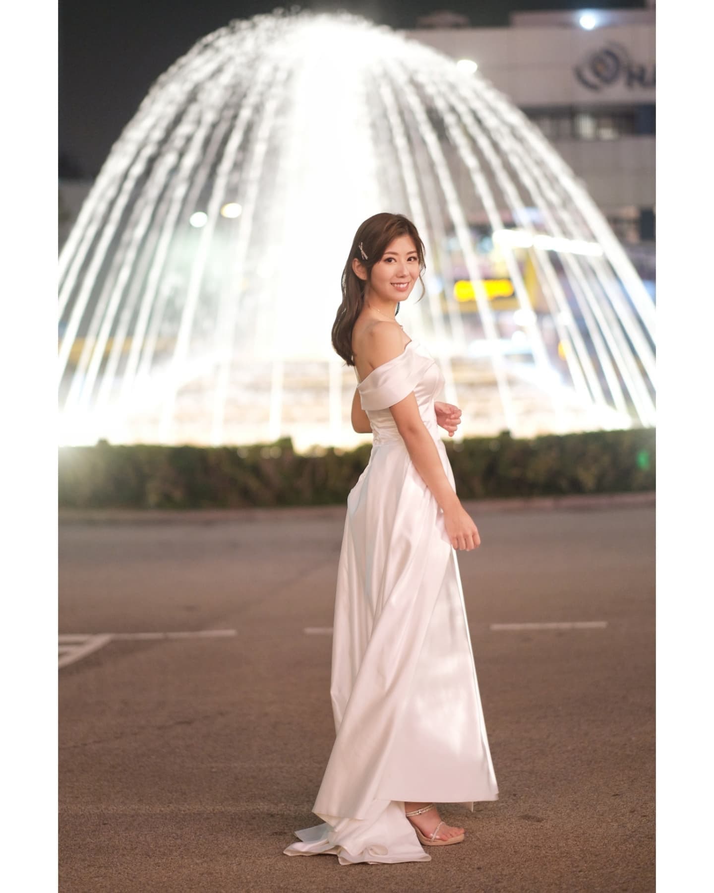 [Erica]陳嘉慧被落藥後寬衣解帶露香肩 玉女外表暗藏魔鬼身材 - 香港高登討論區