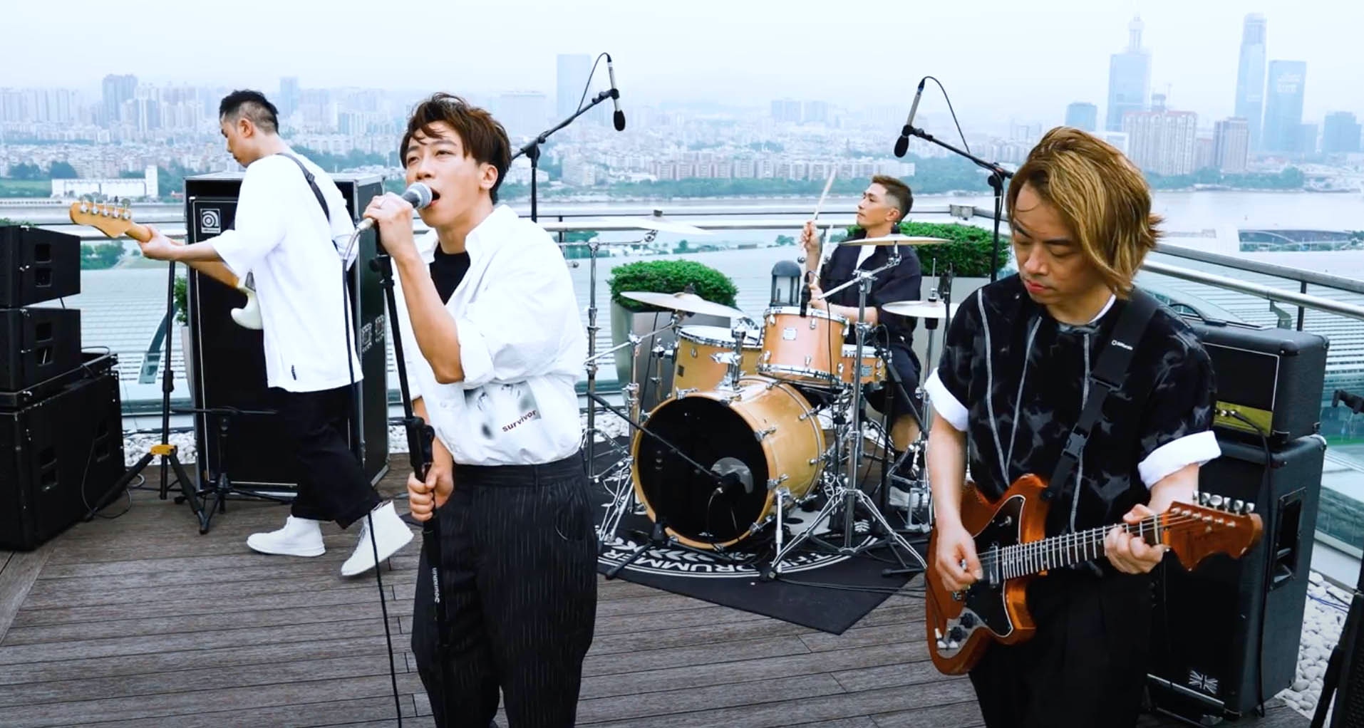 Supper Moment新歌賀香港回歸 歌詞充滿愛與正能量 | LIHKG 討論區