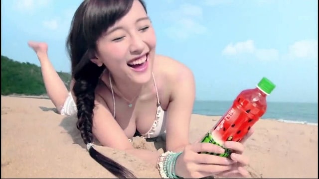 E奶林襄脫衣解放雪乳 「胸」猛身材Big爆比堅尼 | LIHKG 討論區