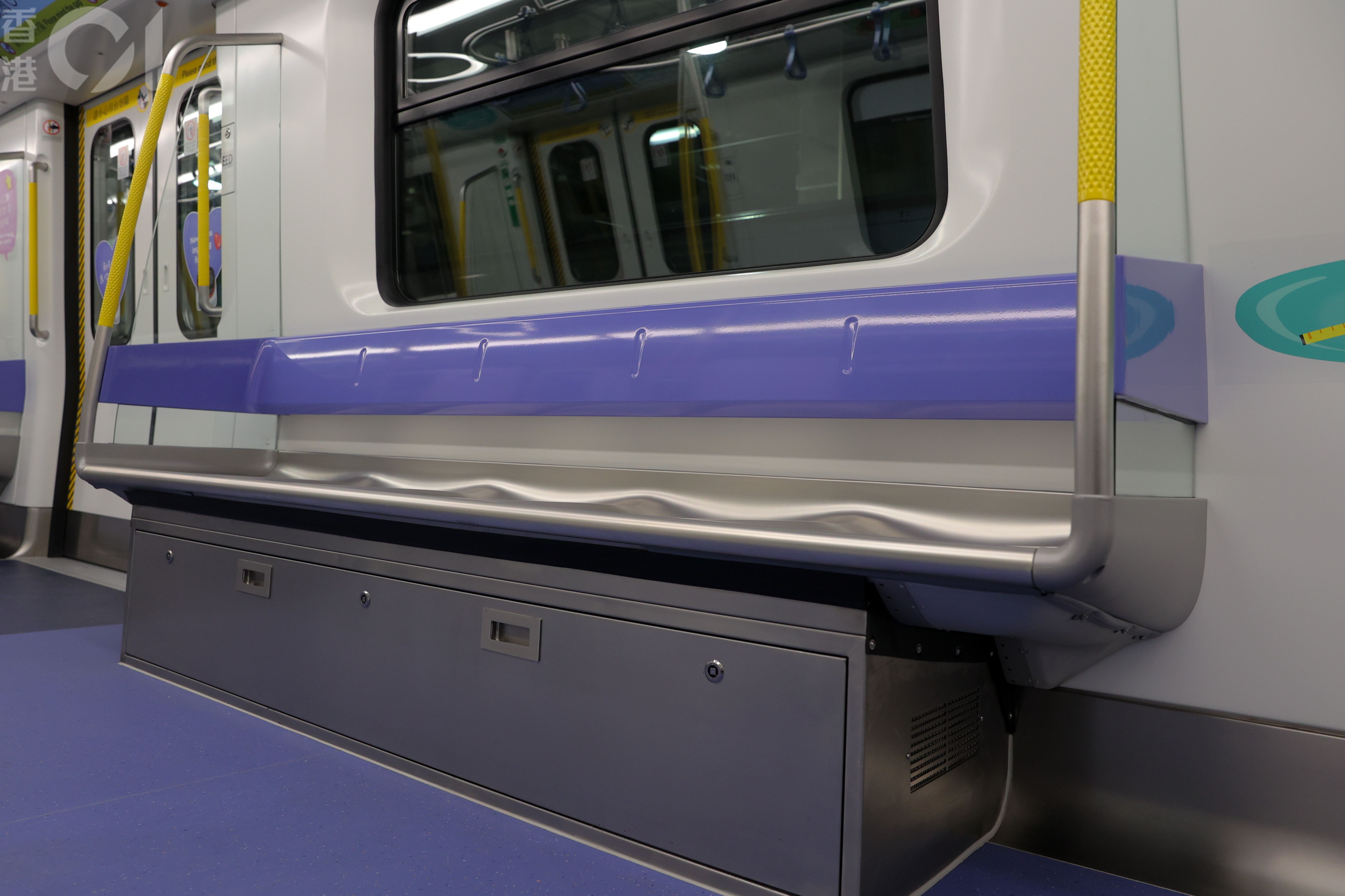 港鐵國產Q Train開出 ．直播 逾百鐵路迷搭頭班車高呼真的很興奮 | LIHKG 討論區