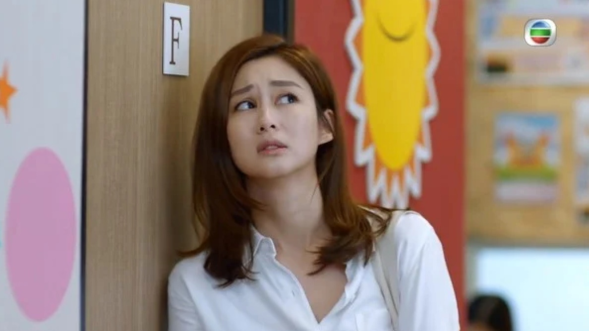 港女楼上邻居晒衫疑似性暗示！垂直晒胸围底裤?网:摆明引你爬上去 -6parkbbs.com