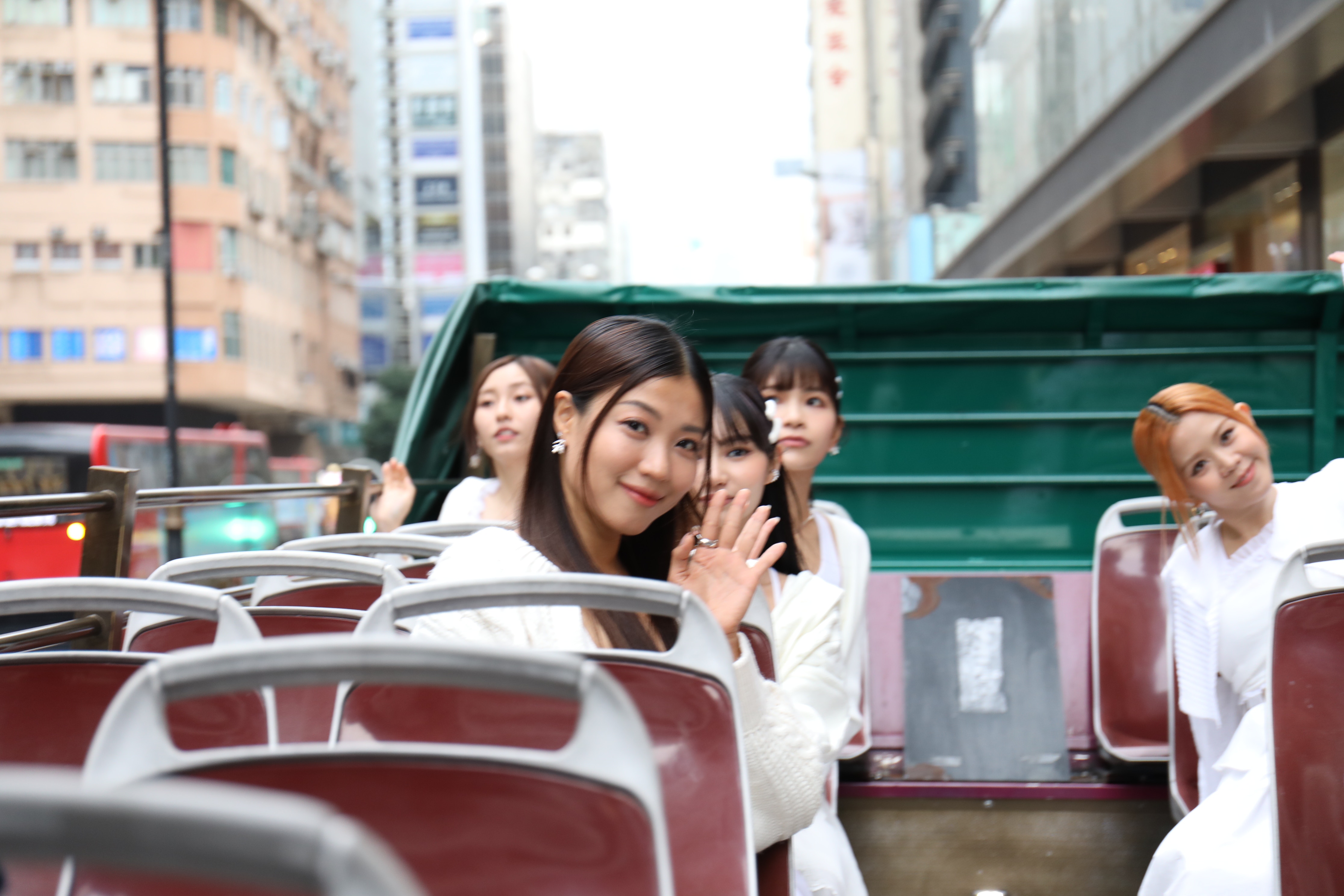 8人女子組合 COLLAR討論區 (580) COLLAR一週年生日快樂 天星碼頭同西九M+前草地要人！ | LIHKG 討論區