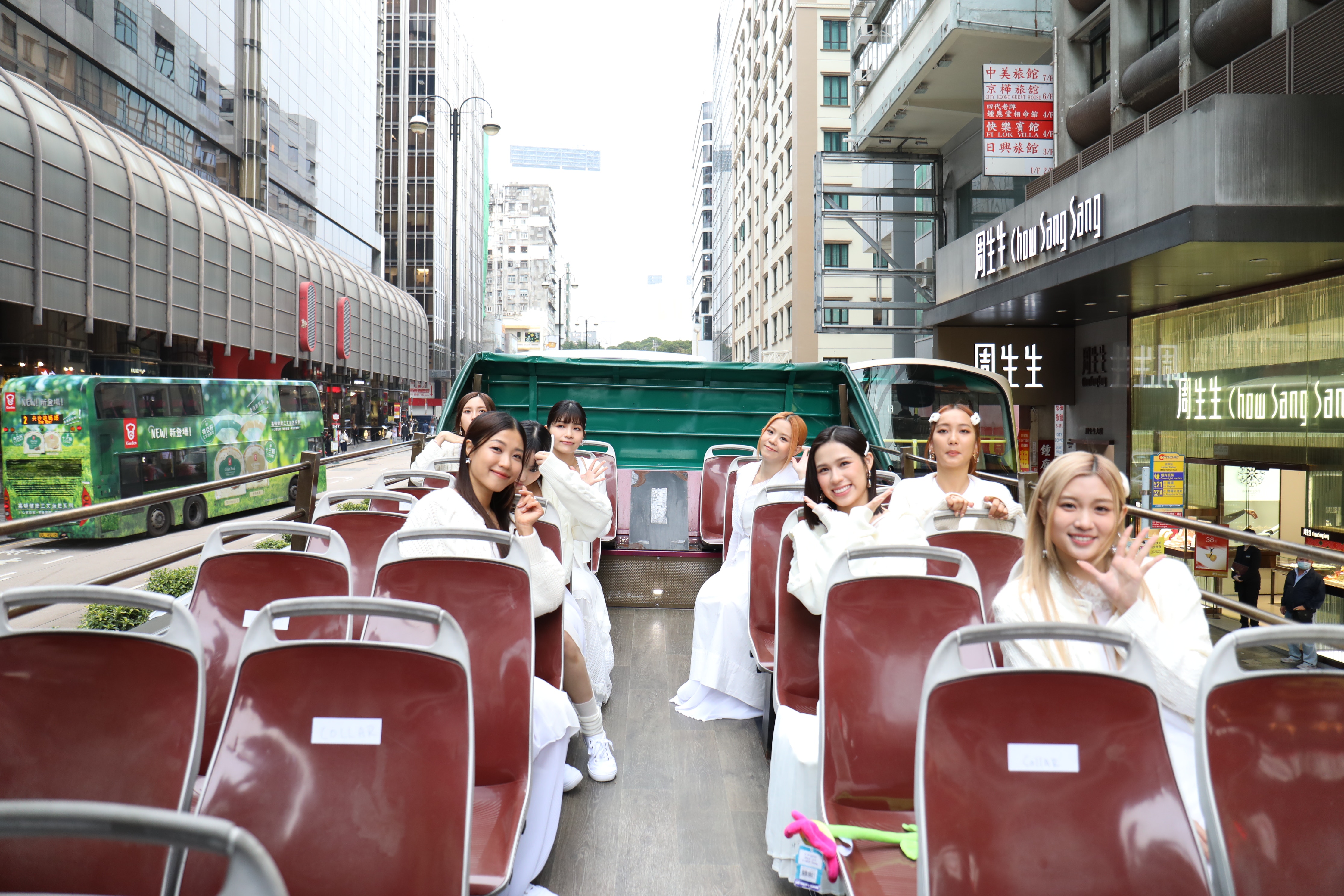 8人女子組合 COLLAR討論區 (580) COLLAR一週年生日快樂 天星碼頭同西九M+前草地要人！ | LIHKG 討論區