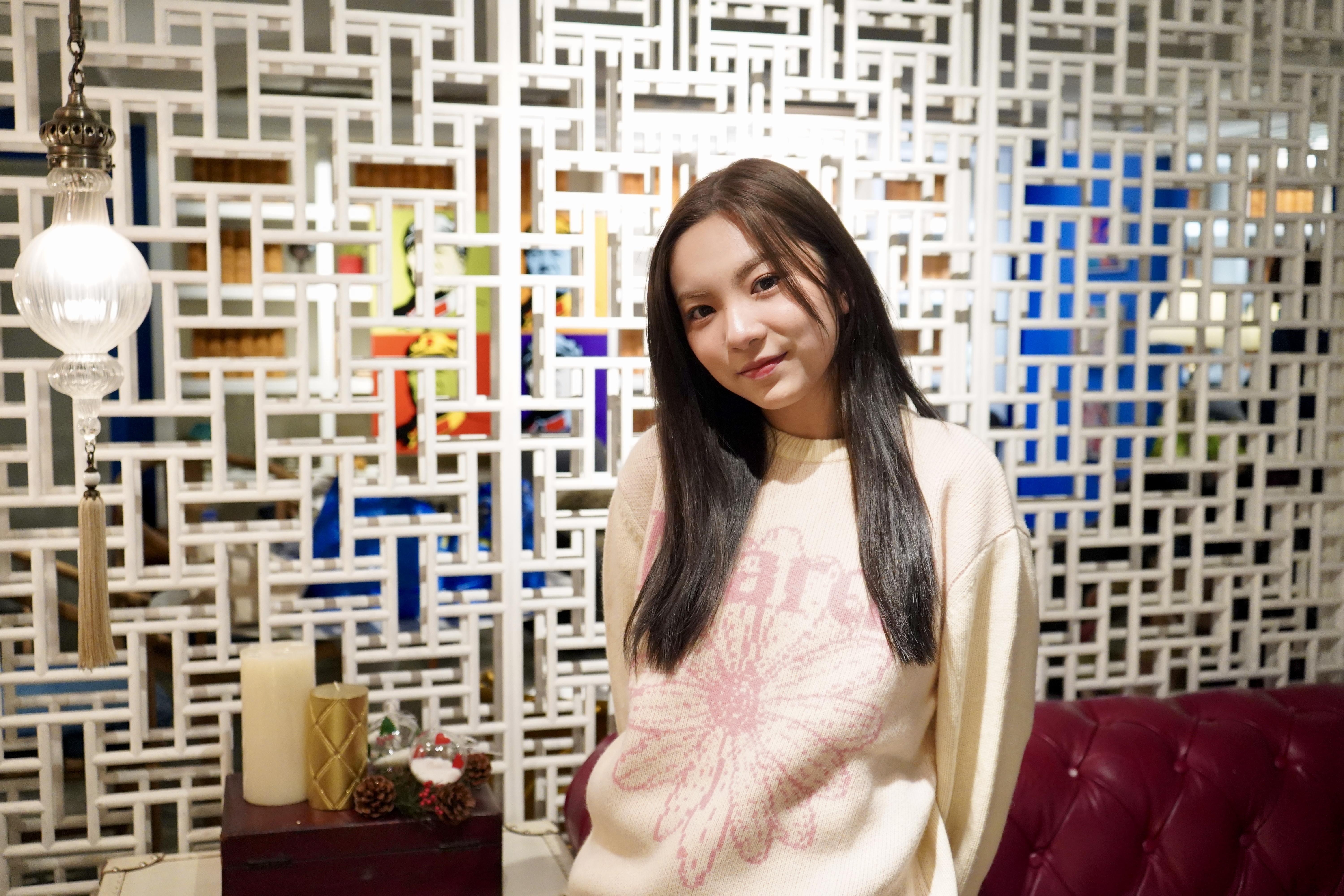 專訪｜何榛綦（Natalie）@STRAYZ自認「戀愛腦」 自爆中學前男友係學霸 | LIHKG 討論區