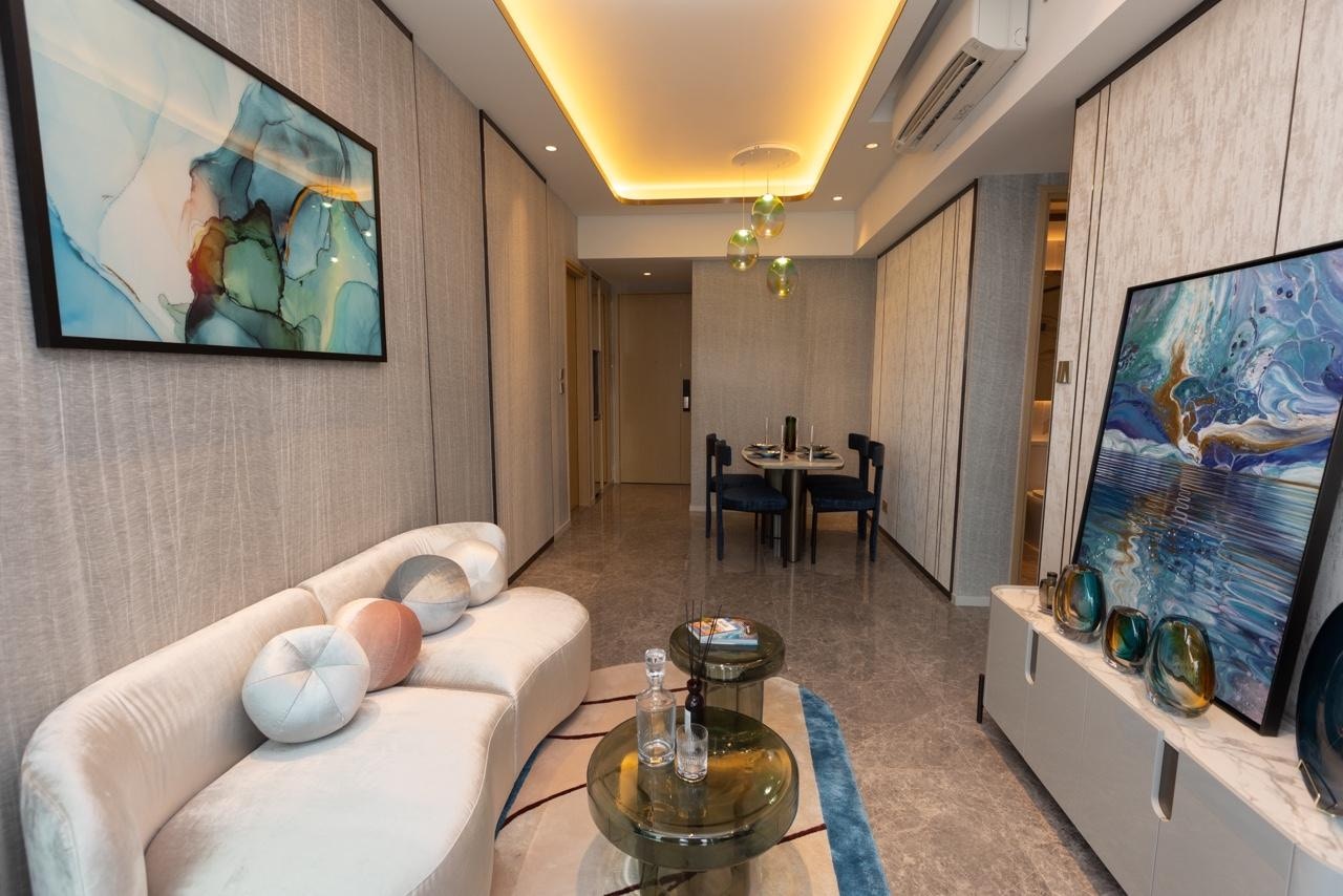 MIAMI QUAY I 現樓示位 米白色牆紙配金屬條 襯出海洋幻彩Feel