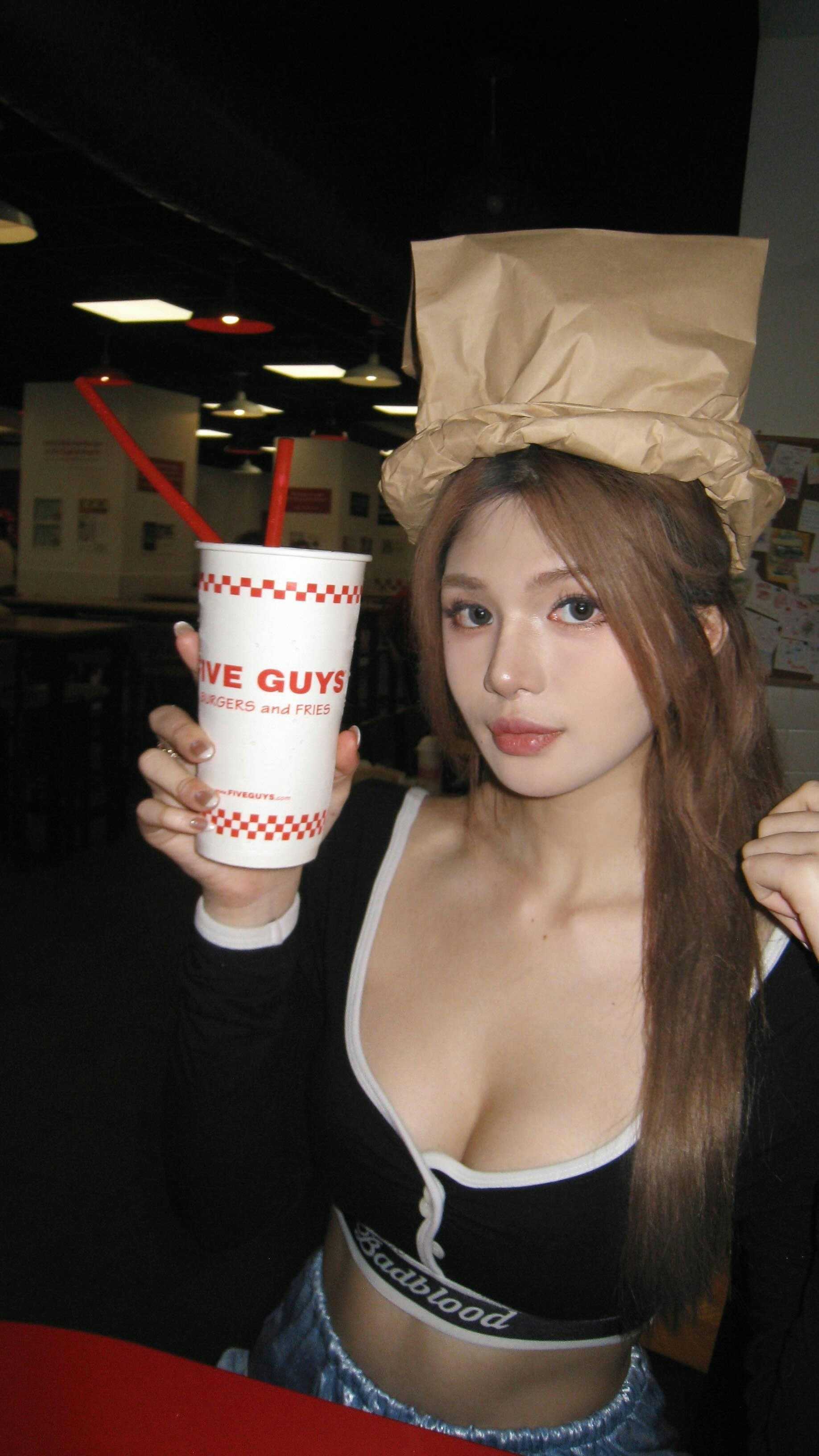 前港姐轉行擔任內衣Model 大曬傲人身材竟話：有啲怕醜 | LIHKG 討論區