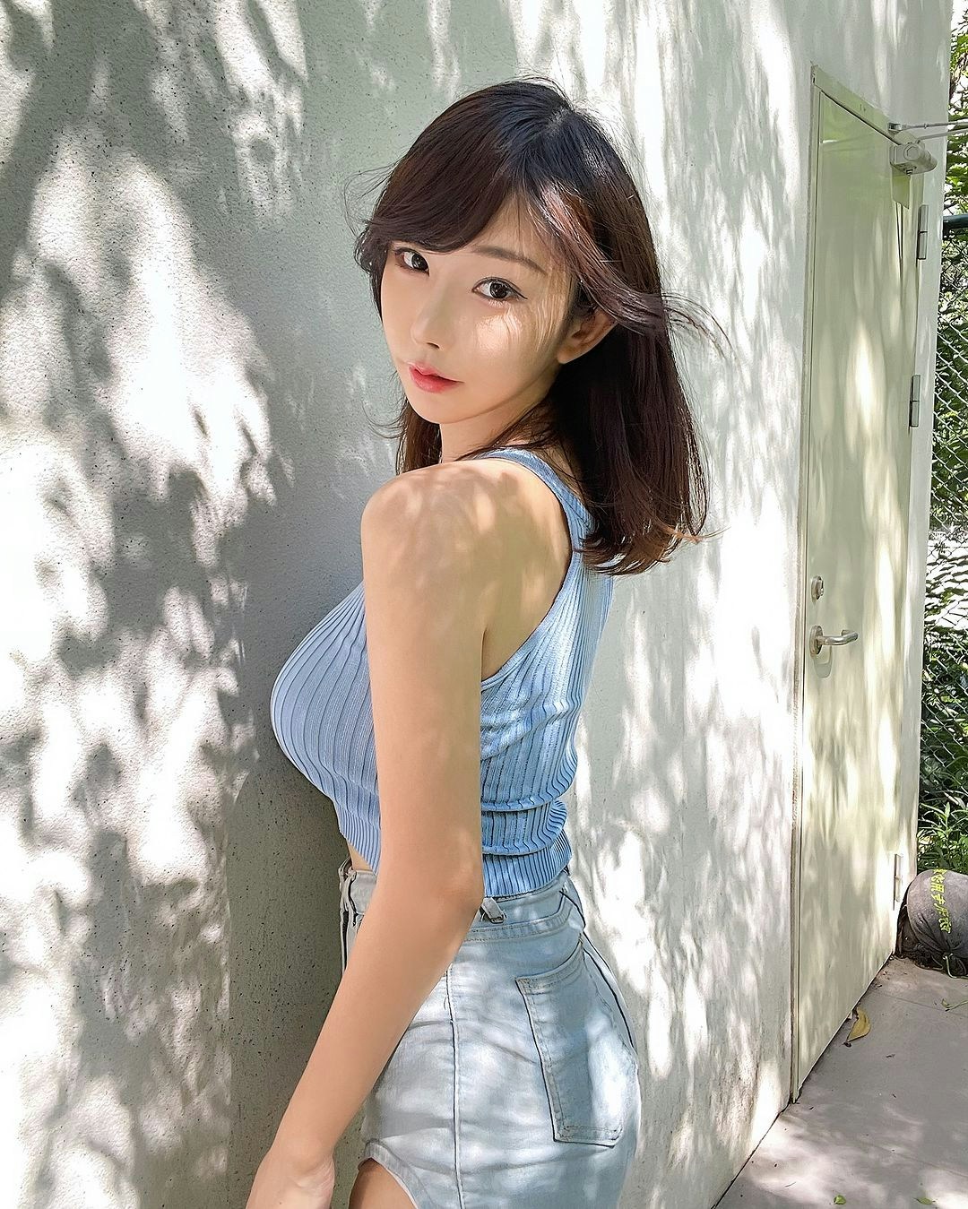 美女DJ蘇小小收起誇張身材 超短熱褲上陣改曬屁股蛋另類誘惑 | LIHKG 討論區