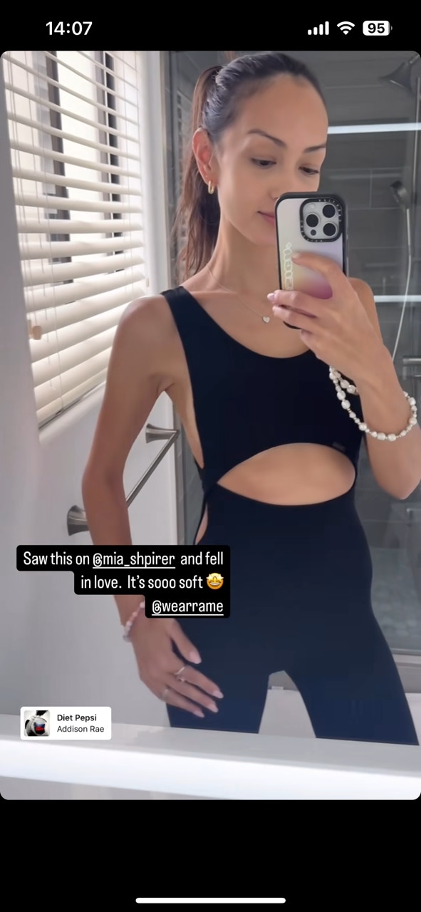 名模靚媽曬招牌「警鐘胸」衝擊網民視覺 180度轉身騷body極震撼 | LIHKG 討論區