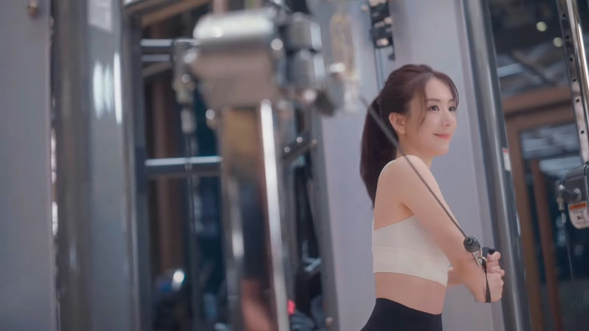 天王嫂方媛大曬豪宅生活極盡奢華享受 着bra top健身騷Fit爆身材 | LIHKG 討論區