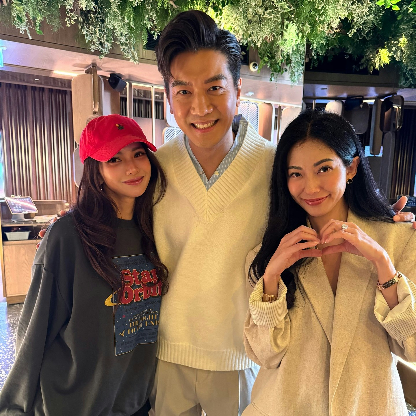 富貴人妻2R Race冧爆同碧咸合照 息影轉戰商界變上市公司主席住過億豪宅 | LIHKG 討論區