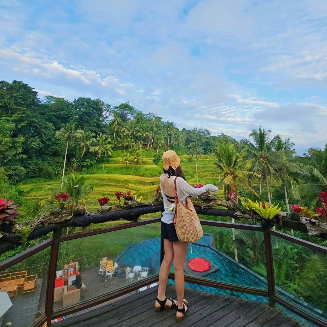 26yo HK singer Venus Lam 林沚羿 in Bali for Holiday | HardwareZone Forums